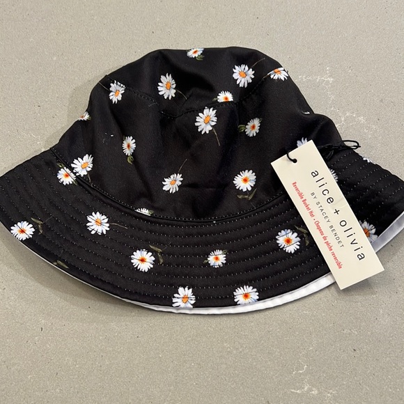 Alice + Olivia | Accessories | Daisy Bucket Hat Reversible | Poshmark
